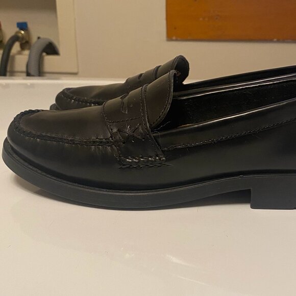 G.H. Bass & Co. | Shoes | Bass Weejuns Black Leather Penny Loafers ...